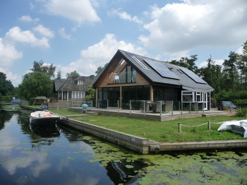 Norfolk Broads Holiday Cottages with Boats - Waterside Breaks News