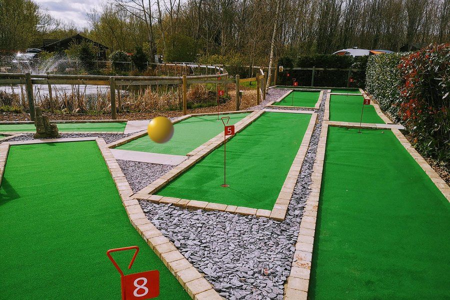 Hobby - Treehut based in Wiltshire with fishing